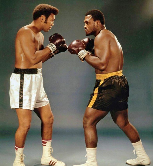 Frazier vs Ellis -- Smokin' Joe Is Now King Of The Hill