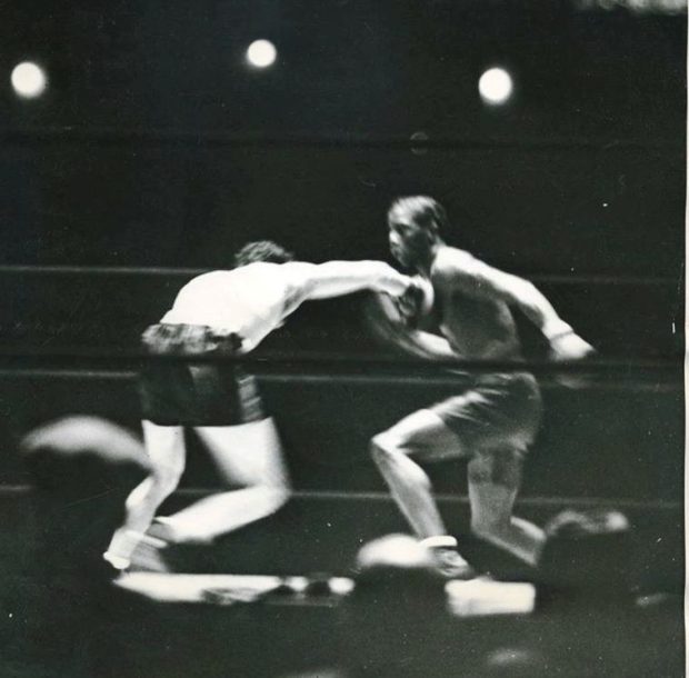 Kid Chocolate vs Benny Bass -- Cuba's First World Champion