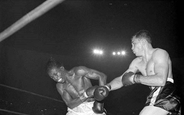 April 21, 1962 - Carlos Ortiz vs Joe "Old Bones" Brown : r/Boxing