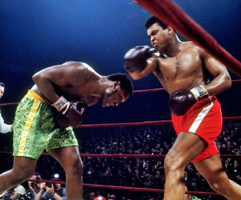 Top 12 All-Time Greatest Muhammad Ali Performances